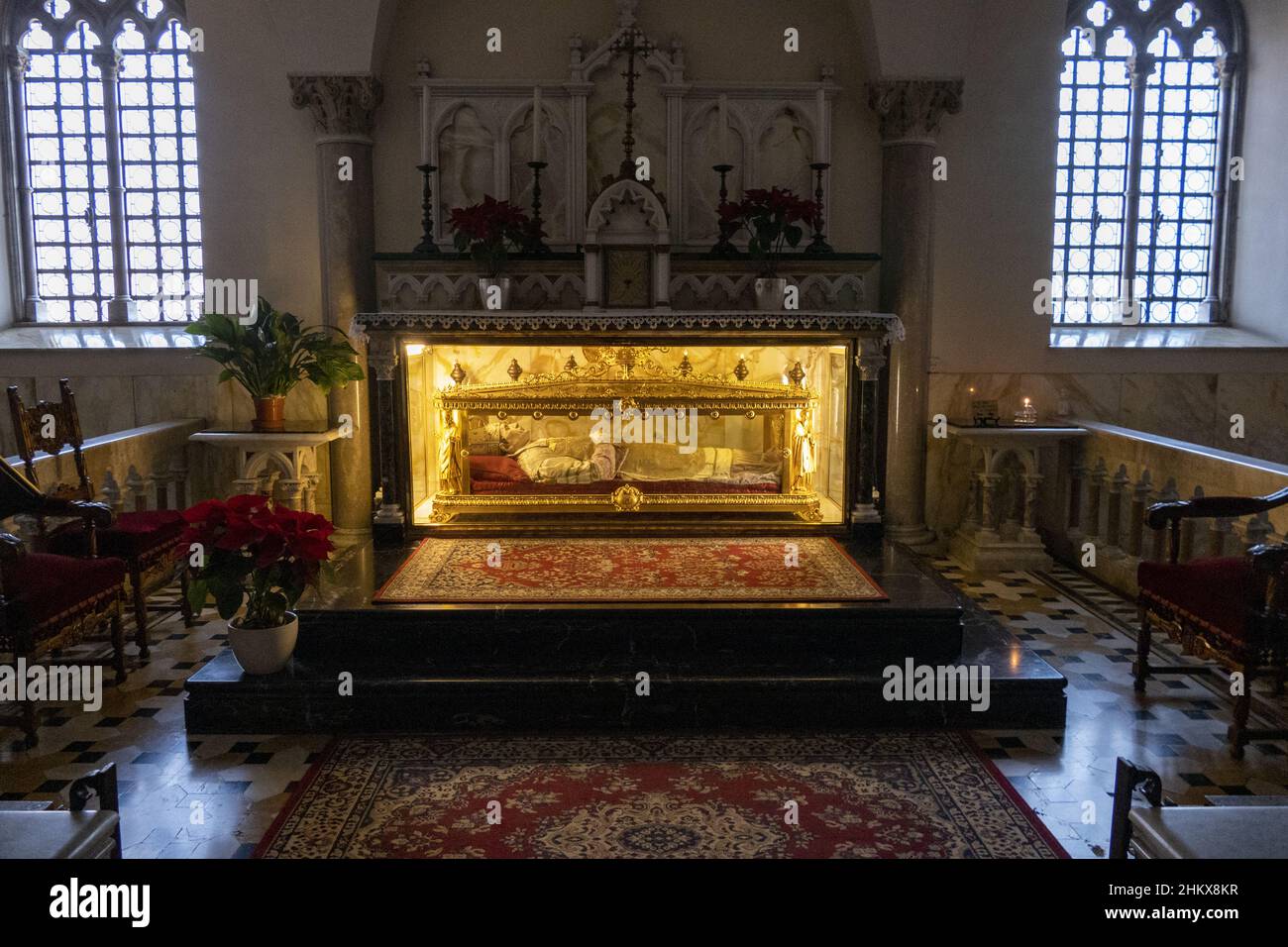 Transparent coffin hi-res stock photography and images - Alamy