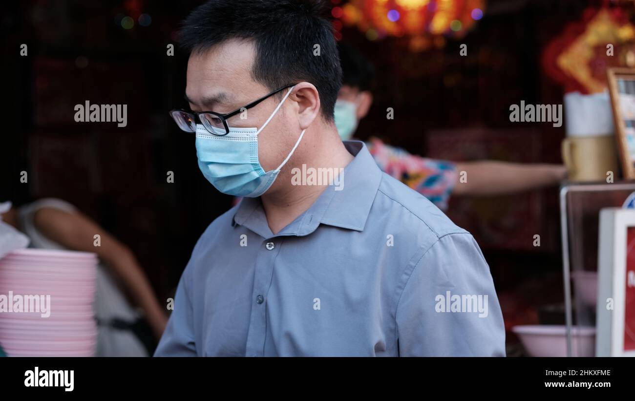 Chinese man glasses hi-res stock photography and images - Alamy