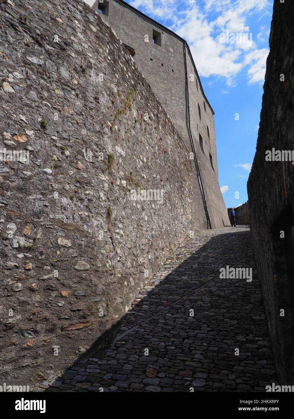 Flanking walls hi-res stock photography and images - Alamy