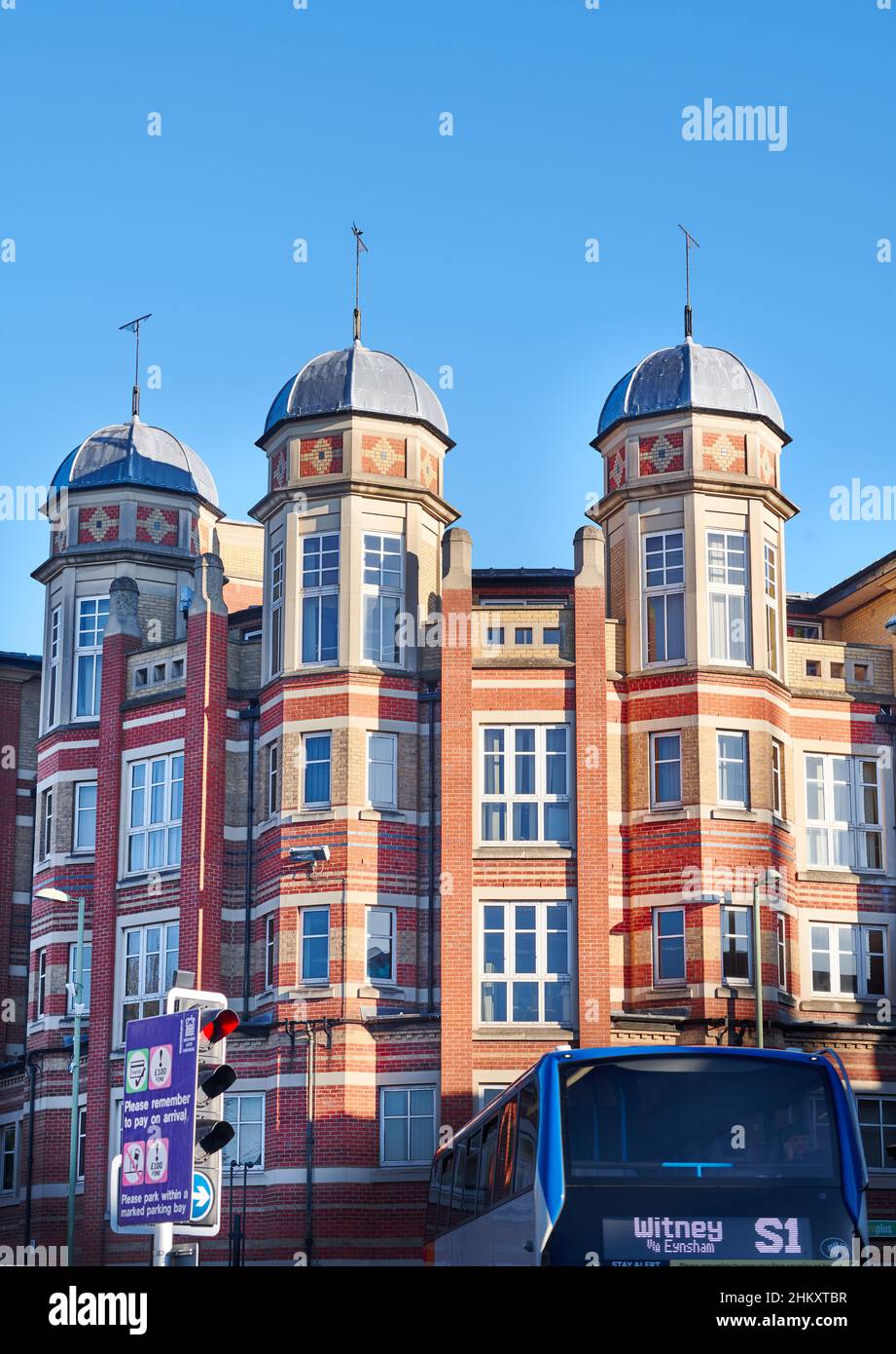 Oxford university administration and services building, Oxford, England ...