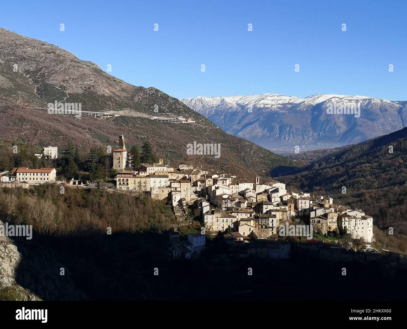 Italy abruzzi buildings architecture hi-res stock photography and ...
