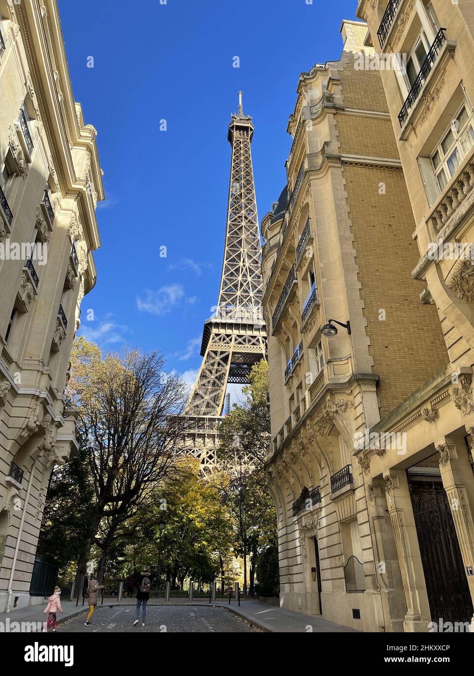 Street view of the famous Eiffel Tower in the morning Stock Photo - Alamy