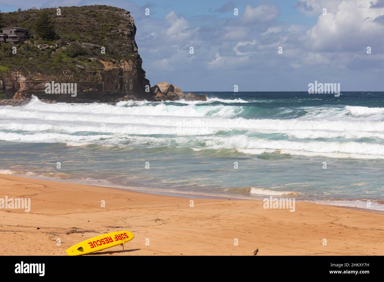 Avalon Beach in Sydney with view of Bangalley head and surf rescue ...