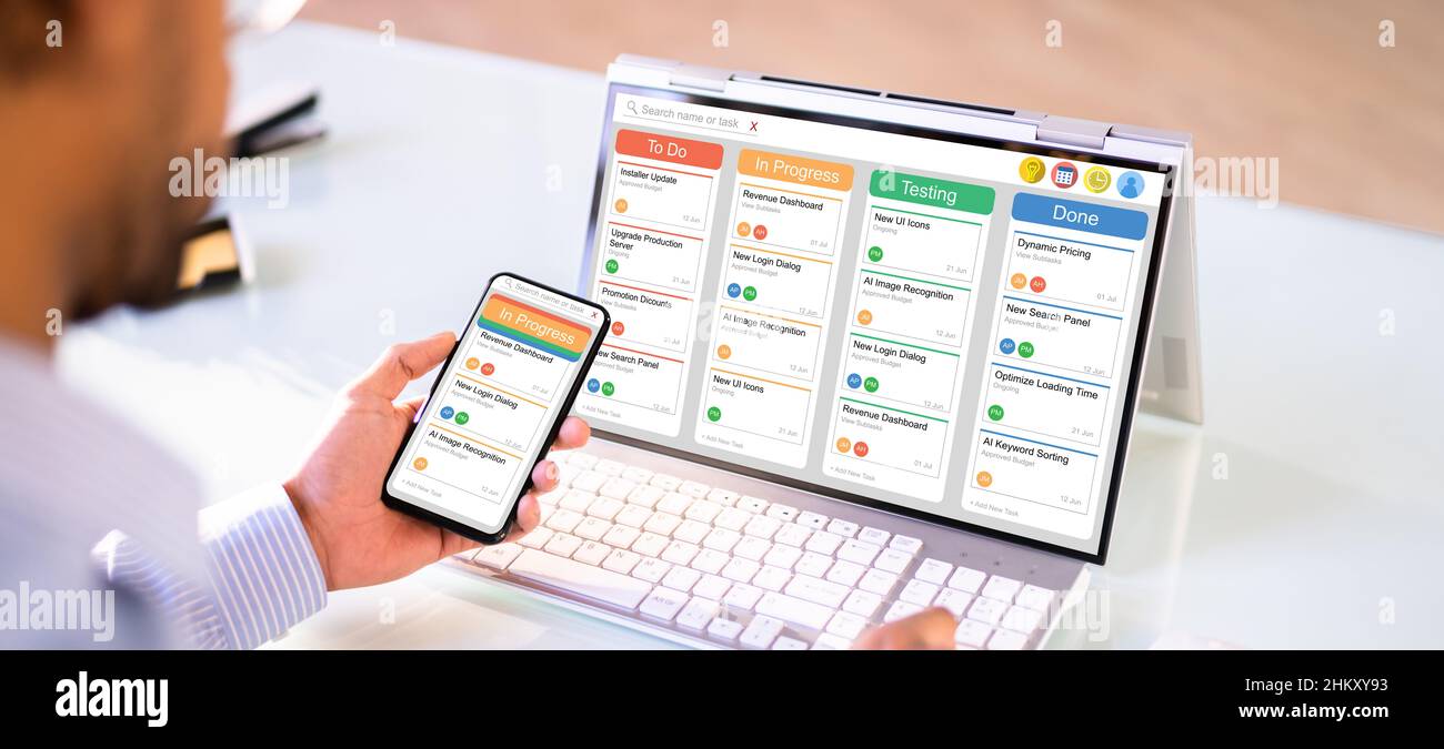 Project Manager Using Agile Software In Office Stock Photo - Alamy