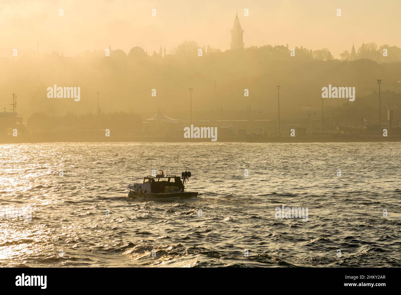 Istanbul view in fog hi-res stock photography and images - Alamy