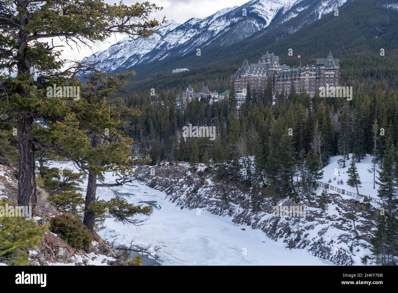 Banff Springs Hotel in winter. View from Surprise Corner Viewpoint ...