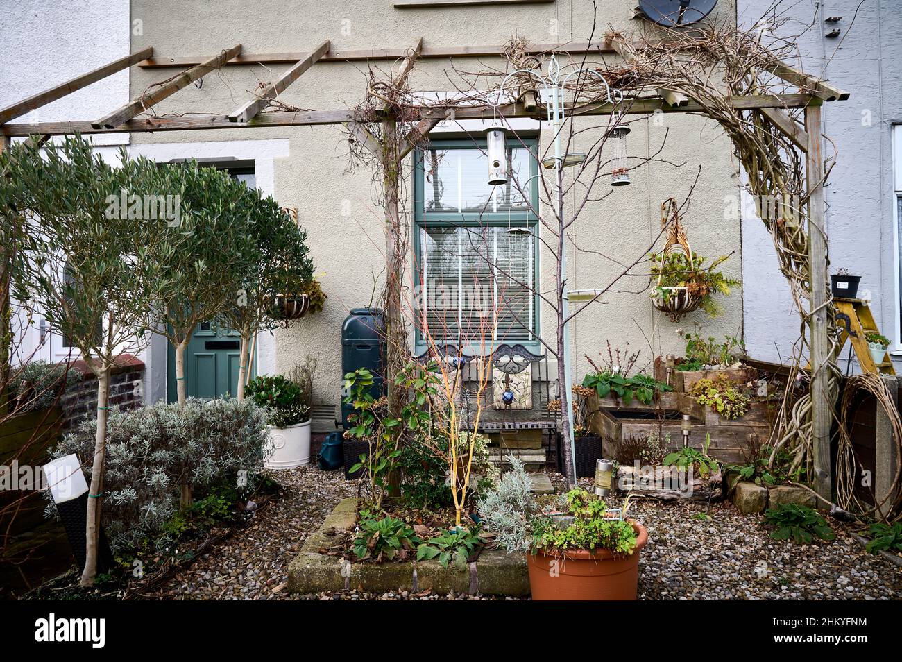 Front garden trees hi-res stock photography and images - Alamy