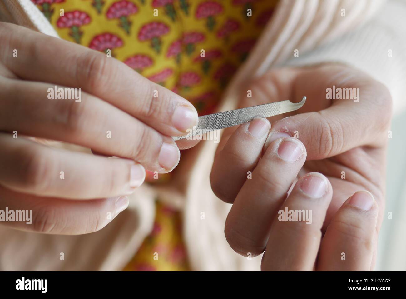 Cutting finger hi-res stock photography and images - Alamy