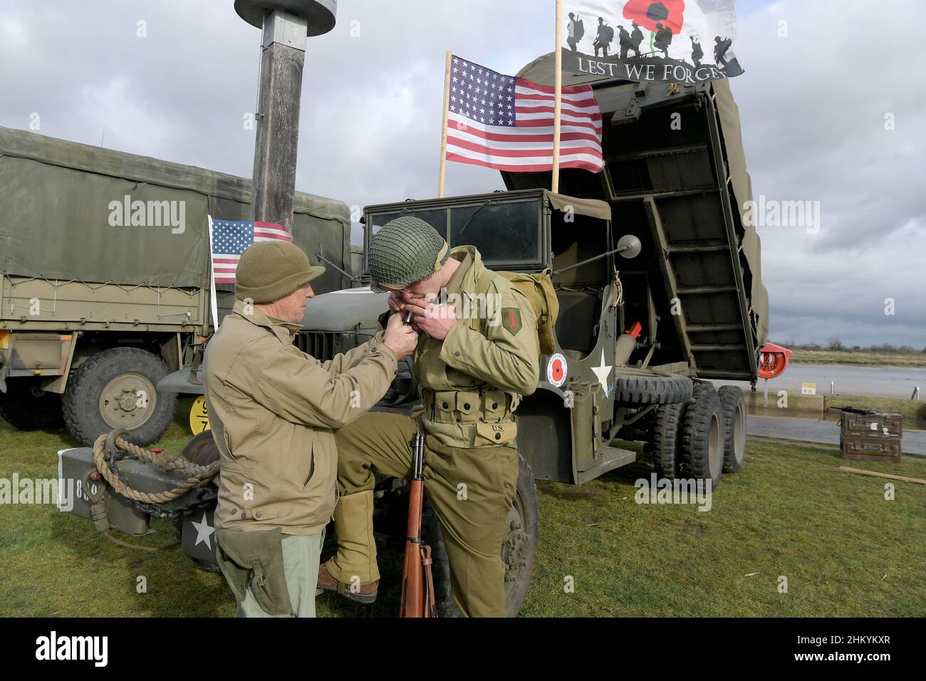 Ww2 army surplus hi-res stock photography and images - Alamy