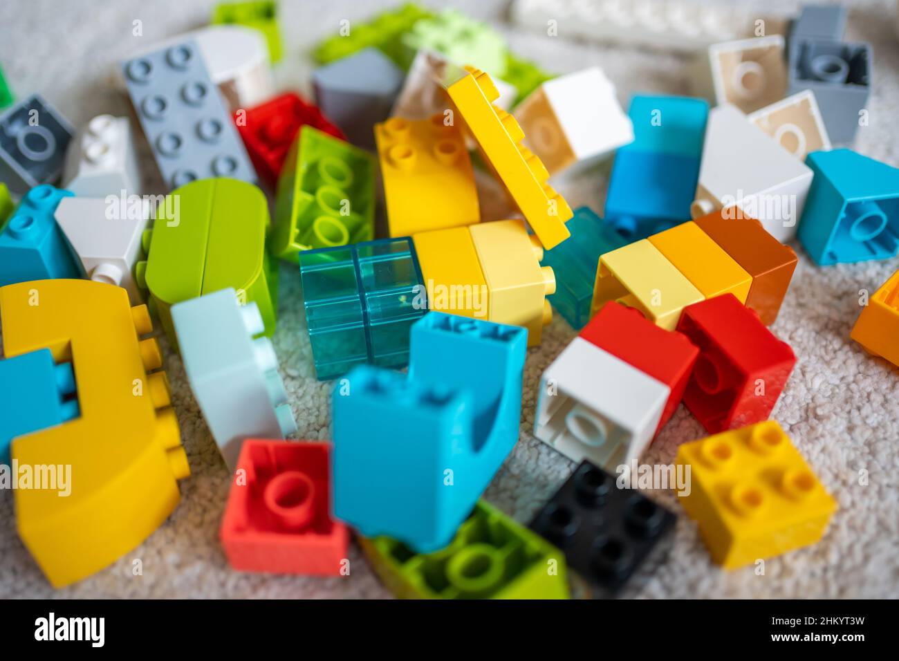 Toy building blocks hi-res stock photography and images - Alamy