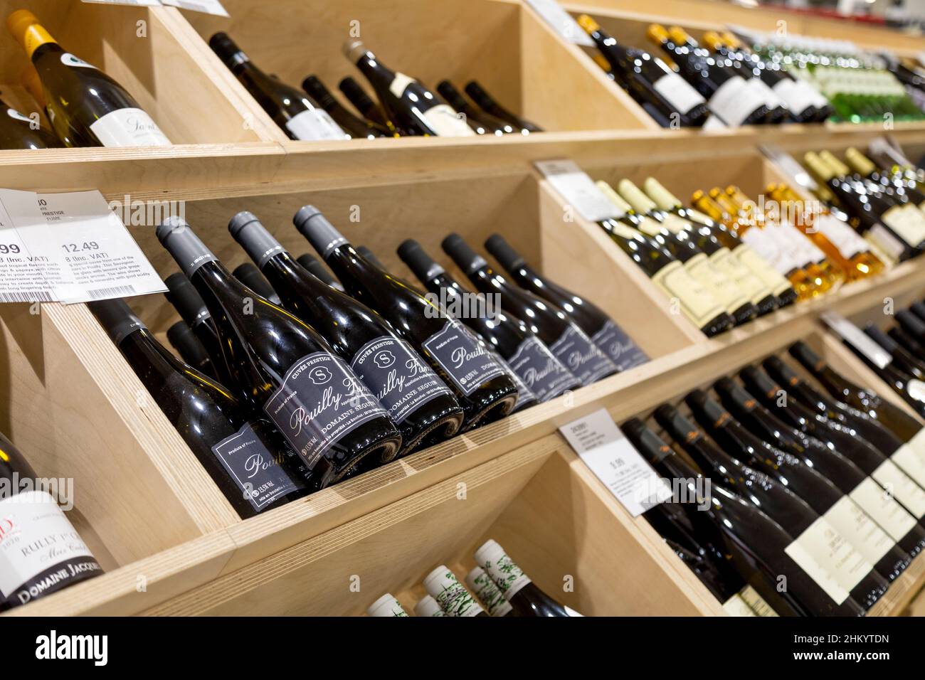 Selection of wines at a supermarket Stock Photo - Alamy