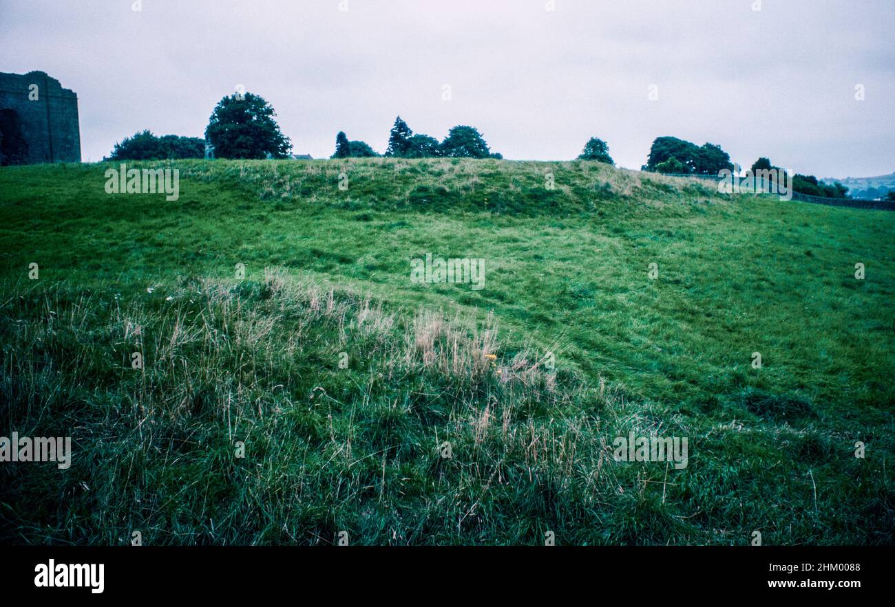 Bowes Castle, medieval castle in the village of Bowes in County Durham ...