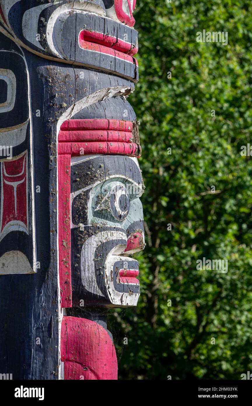 Virginia Water Totem Pole - Windsor Great Park, London Stock Photo - Alamy