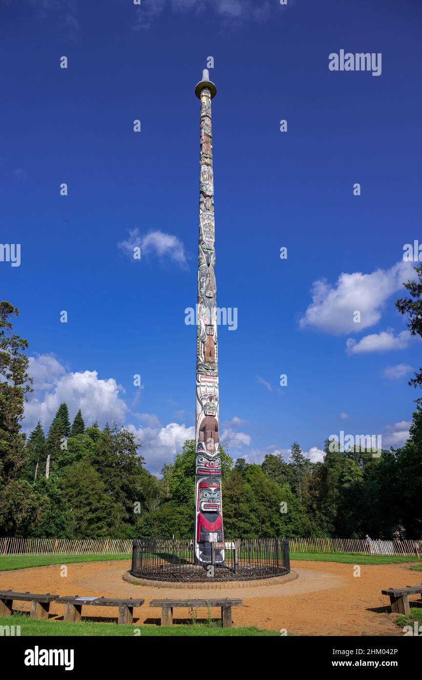 Virginia Water Totem Pole - Windsor Great Park, London Stock Photo - Alamy