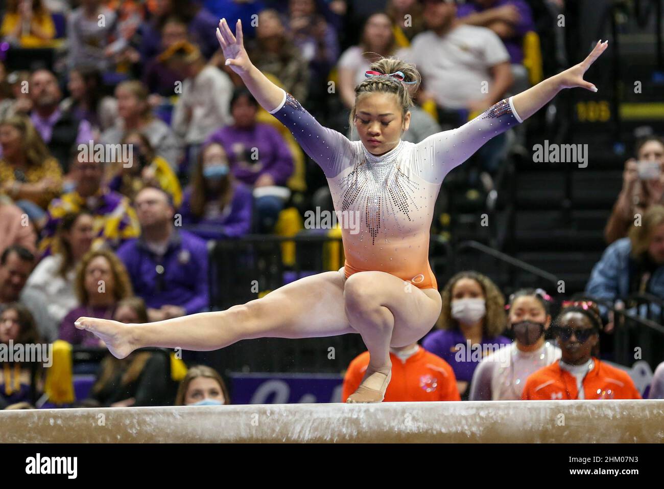 February 05, 2022: Auburn's Sunisa Lee performs her balance beam ...