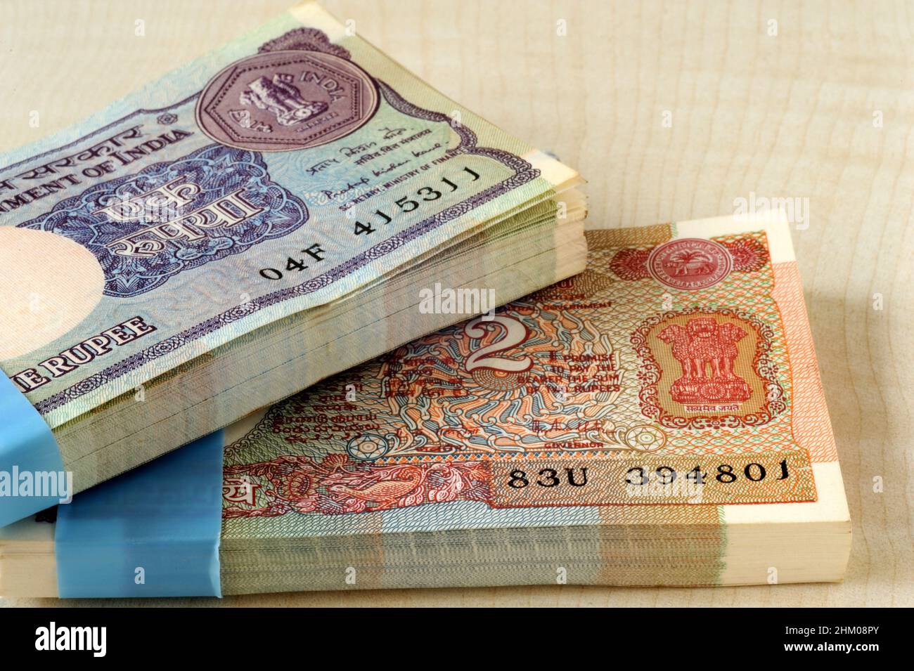 2 rupee note hi-res stock photography and images - Alamy