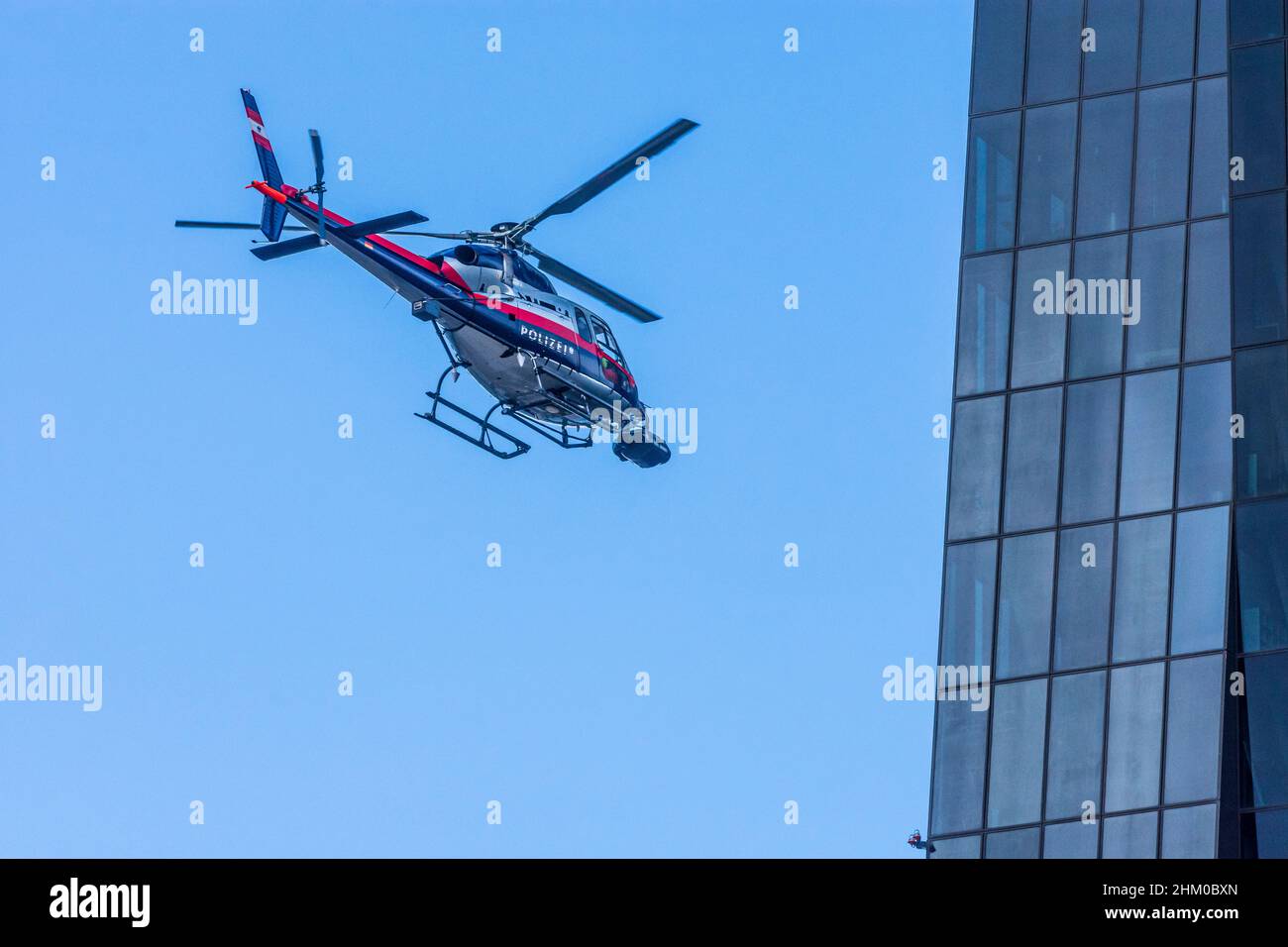 Wien, Vienna: helicopter for shooting Netflix film "Tyler Rake ...