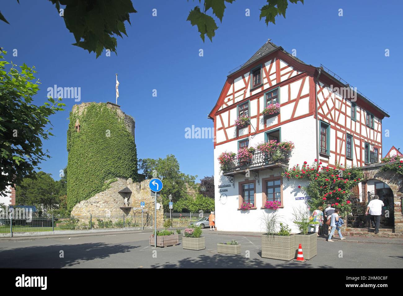 Sebastian Tower and Weinhaus Krone in Eltville, Hesse, Germany Stock ...