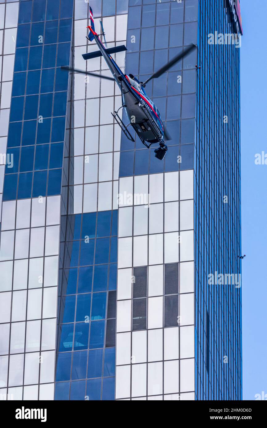 Wien, Vienna: helicopter for shooting Netflix film "Tyler Rake ...