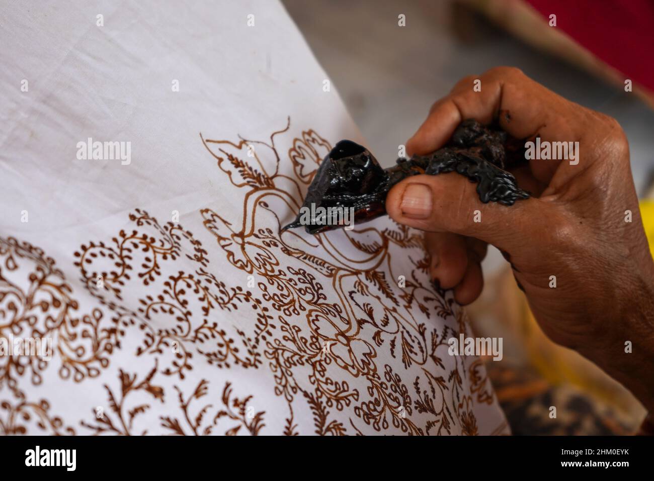 Batik tool paint draw hand asia hi-res stock photography and images - Alamy