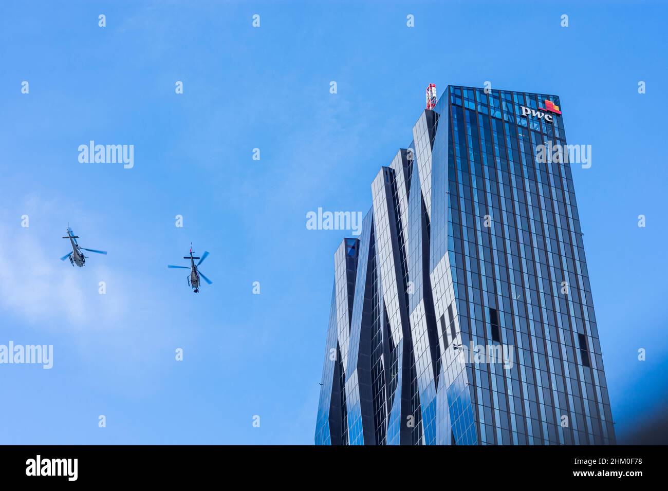 Wien, Vienna: 2 helicopter for shooting Netflix film "Tyler Rake ...