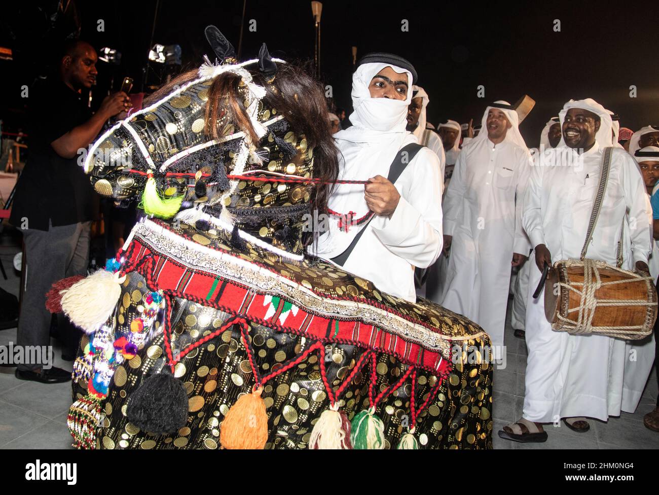 Saudi Arabian traditional music and Dance Stock Photo - Alamy