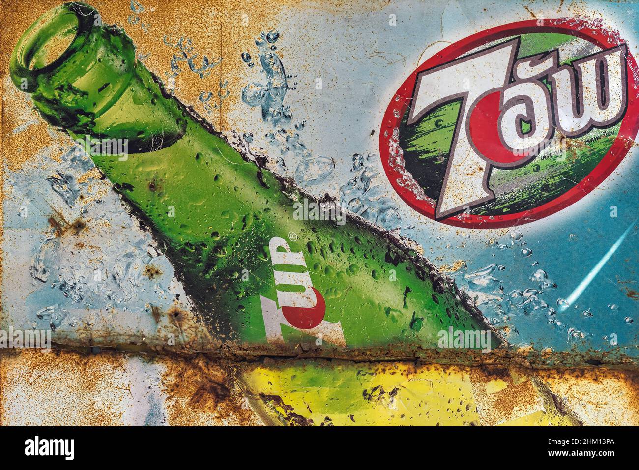 Old 7up sign hi-res stock photography and images - Alamy