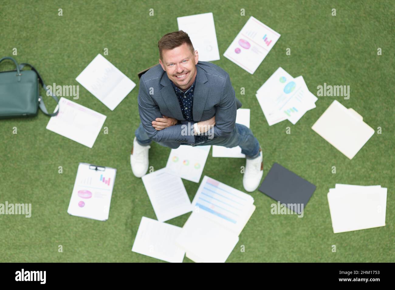 Scattered documents hi-res stock photography and images - Alamy