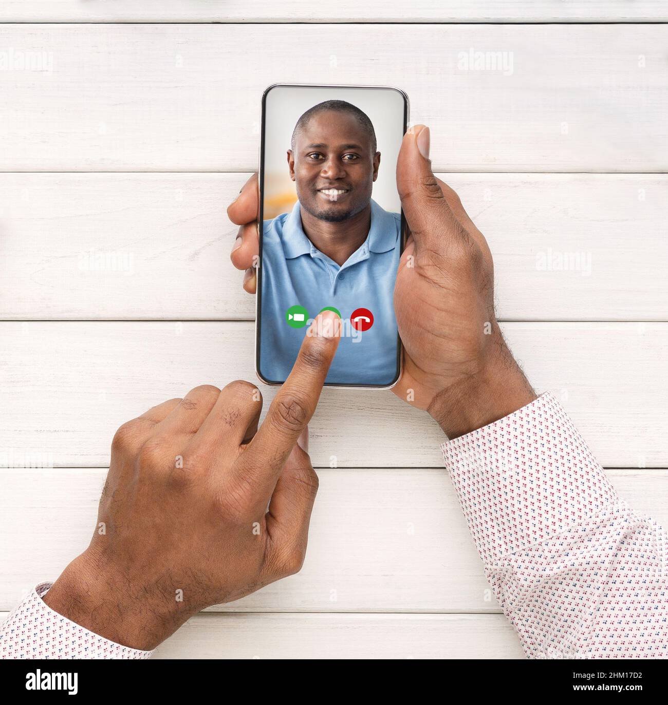 Father calling mobile phone family hi-res stock photography and images ...