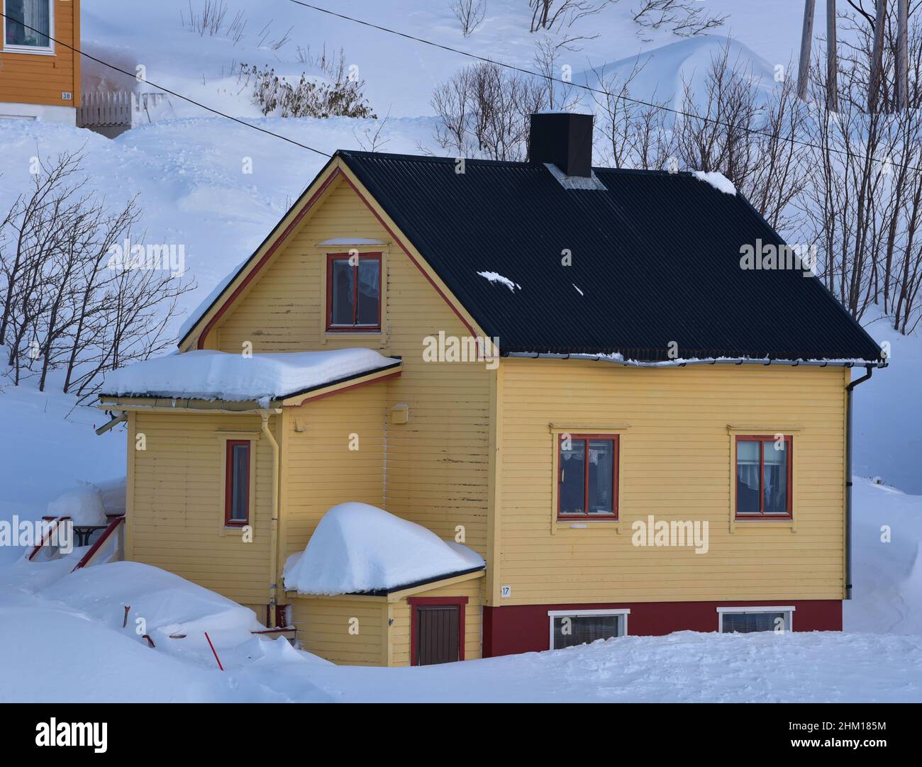 Little yellow house in norway hi-res stock photography and images - Alamy