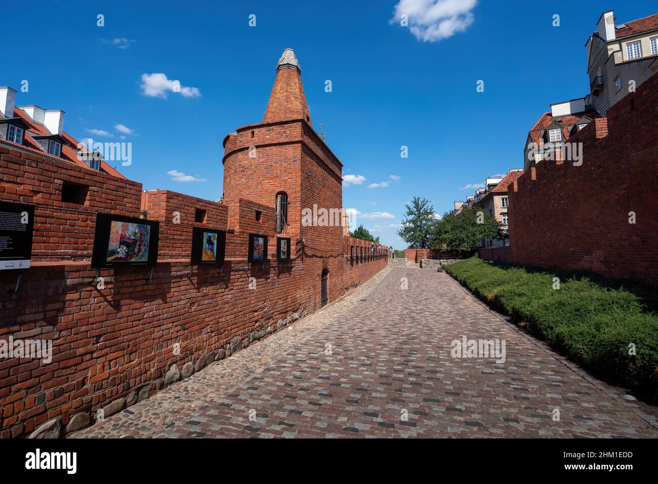 Warsaw medieval wall hi-res stock photography and images - Alamy