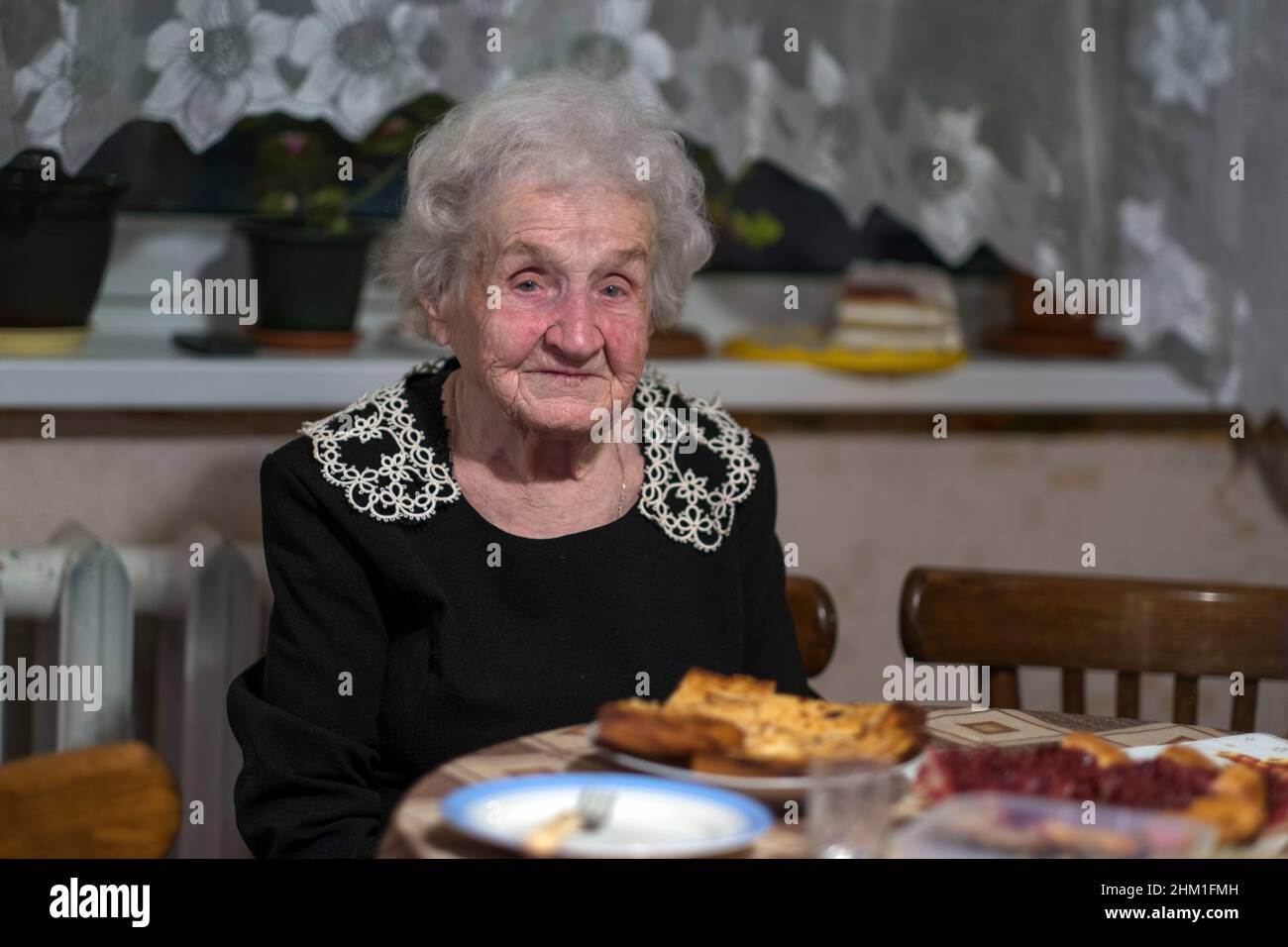 Home care older dinner hi-res stock photography and images - Alamy