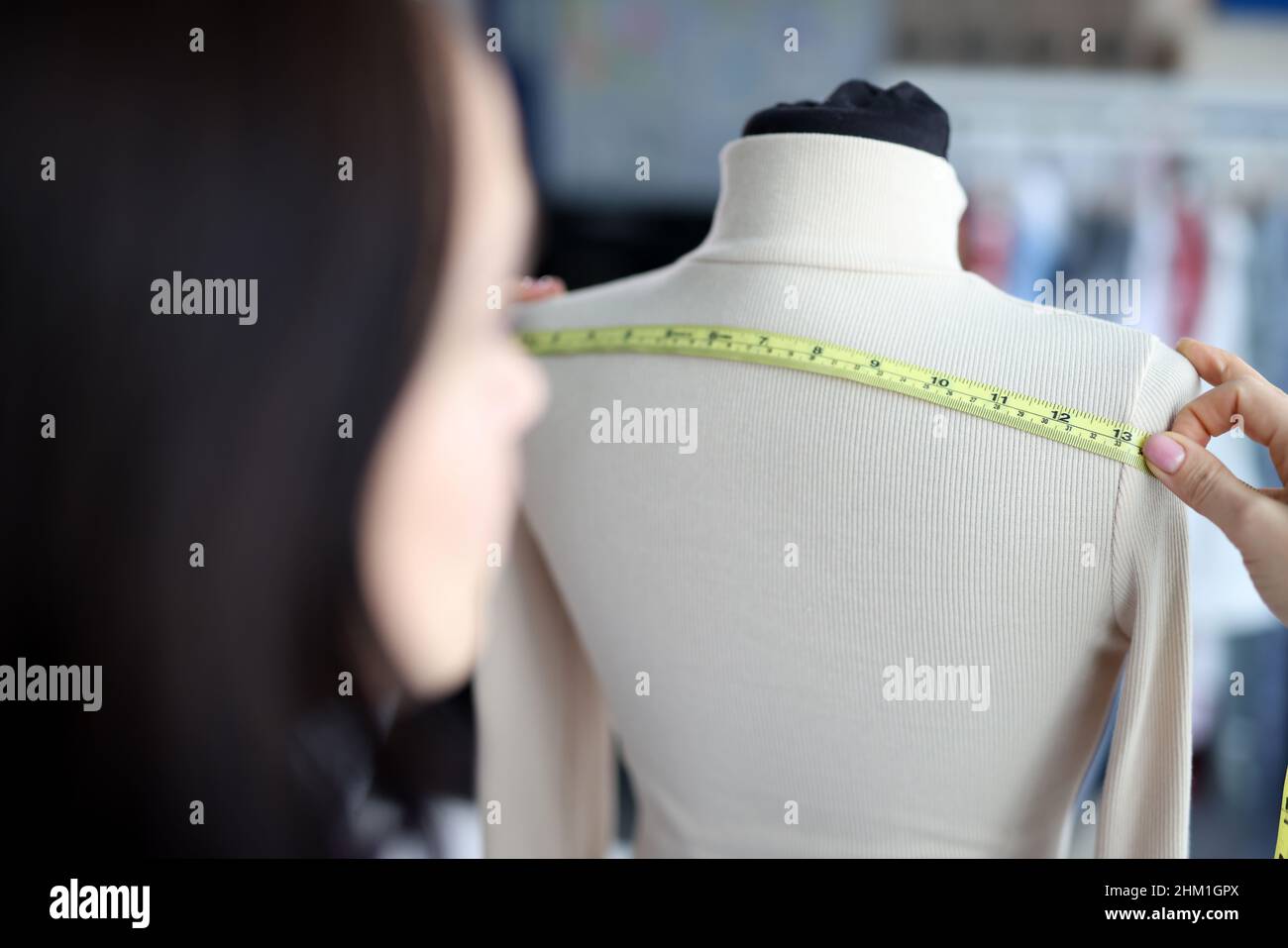 Take measurements hi-res stock photography and images - Alamy