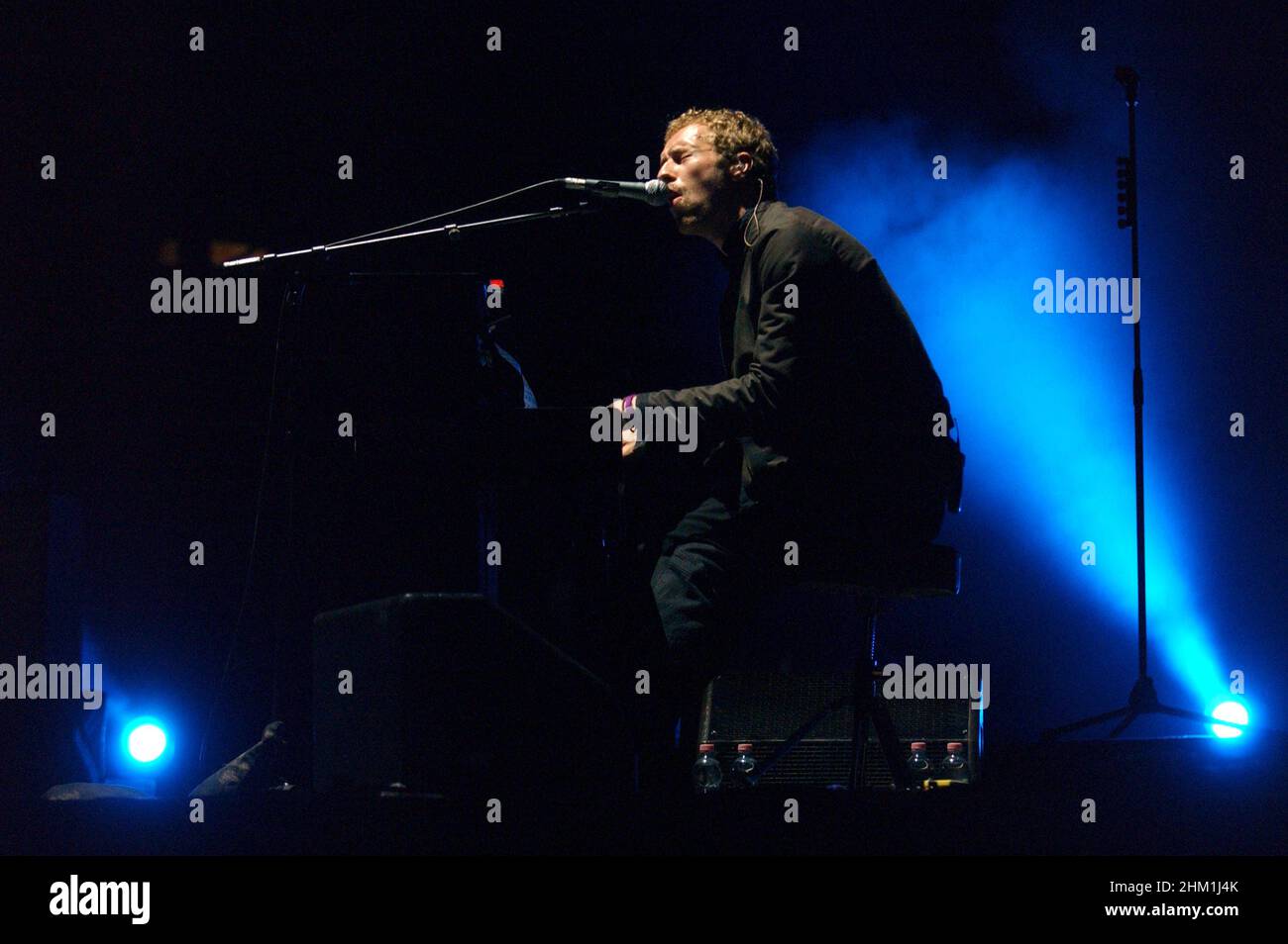 Verona Italy 2005-07-11 Live concert of Coldplay at the Arena, Twisted ...