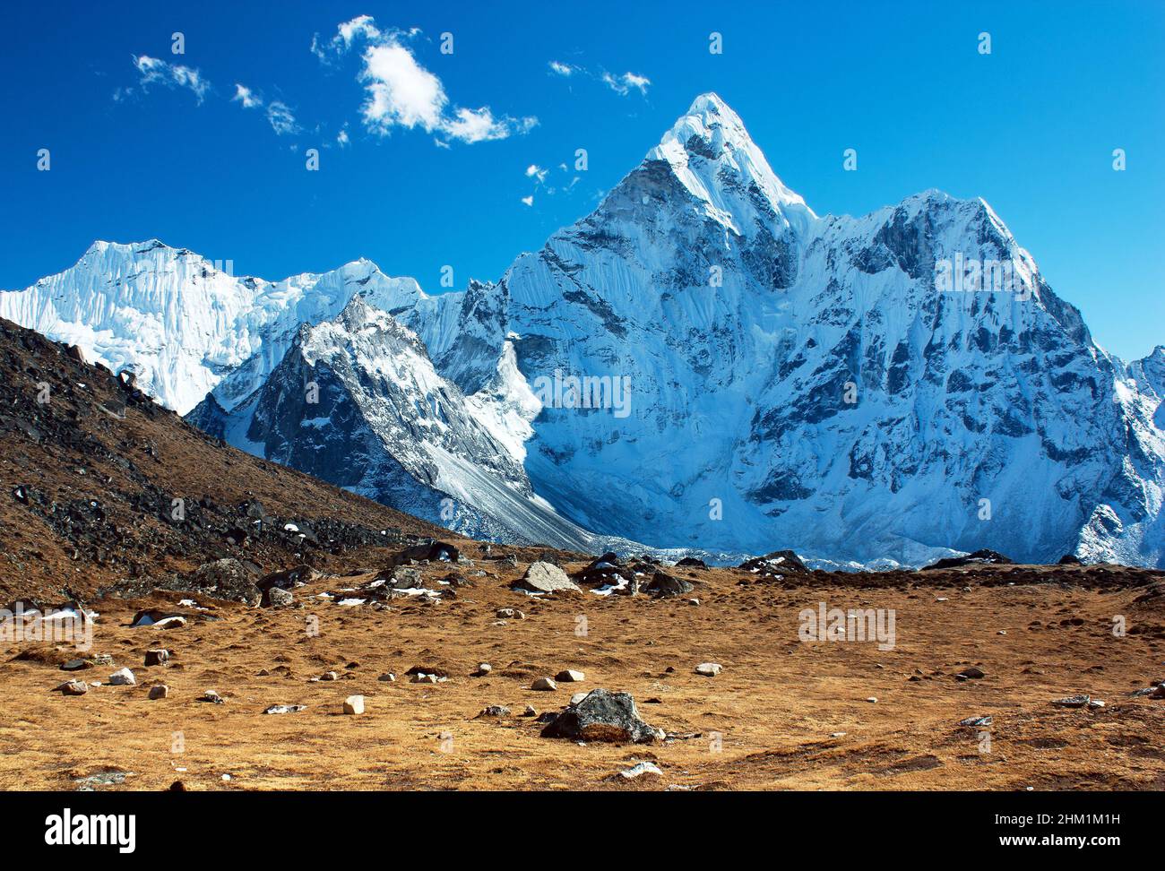 Mount everes hi-res stock photography and images - Alamy