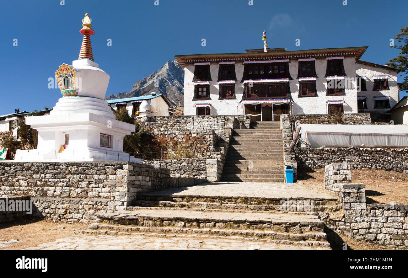Tengboche Monastery with stupa, the best monastery in Khumbu valley ...