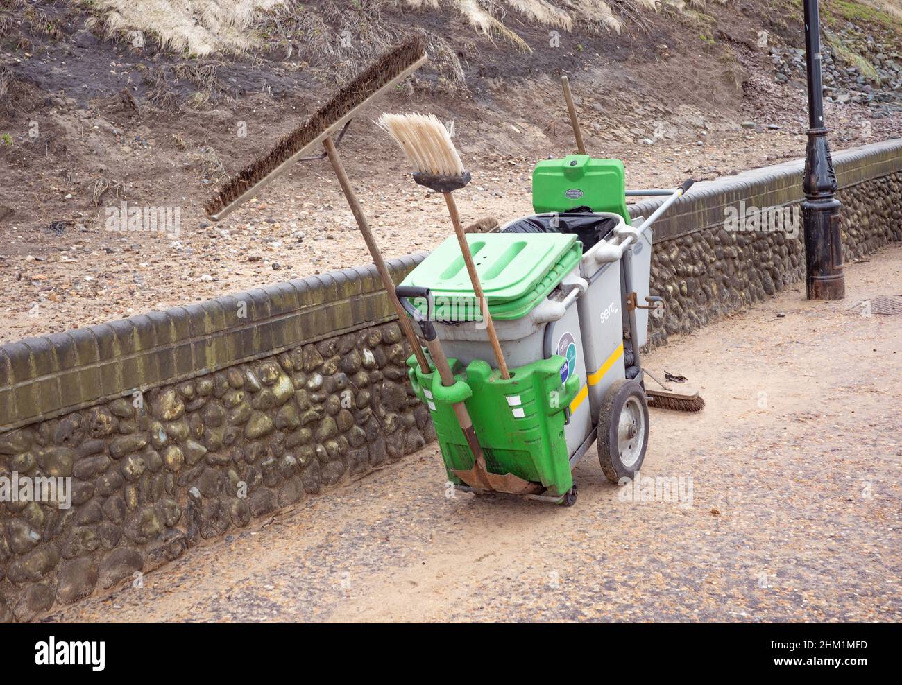 Dustcart hi-res stock photography and images - Alamy