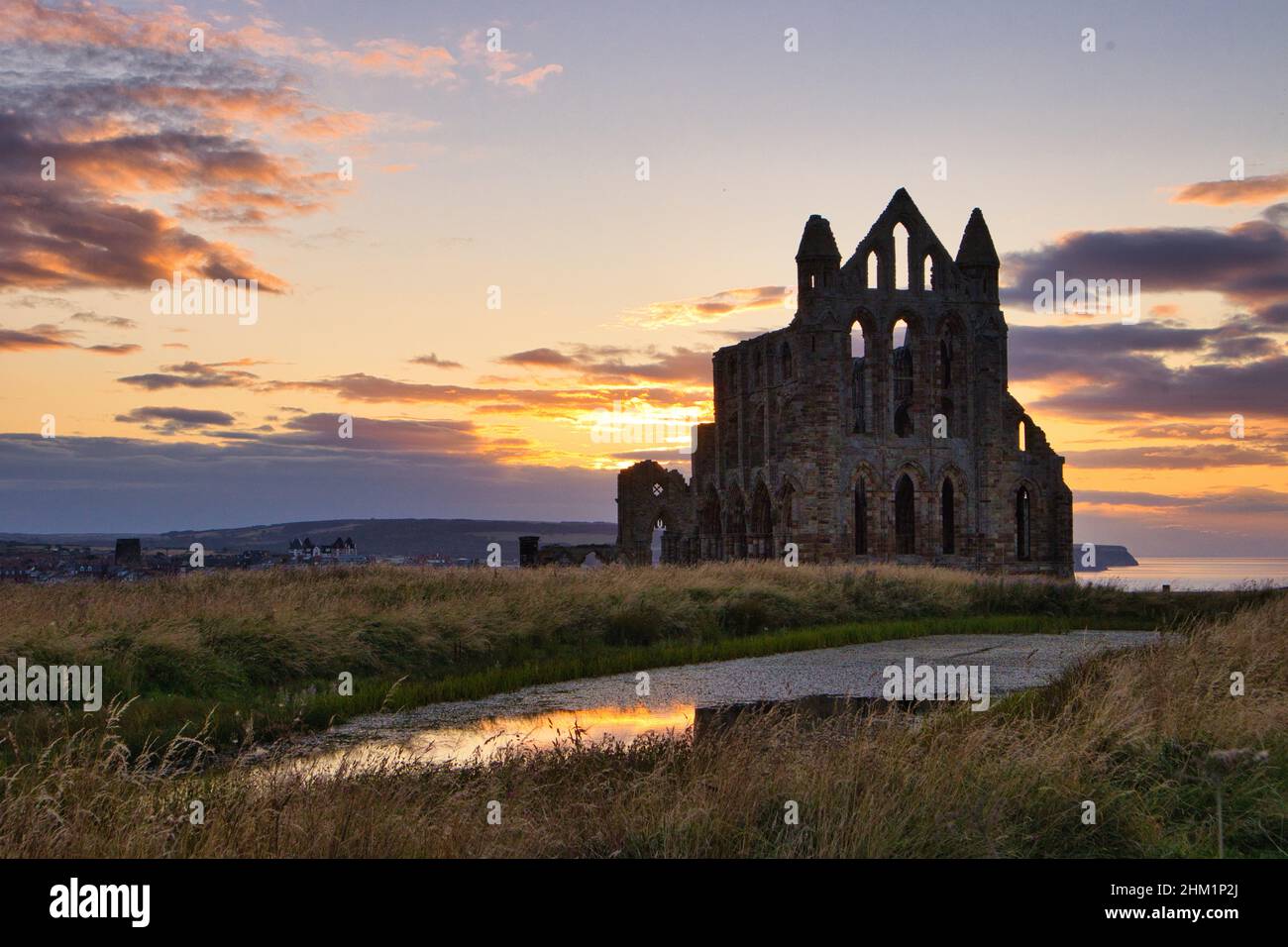 Whitby uk landmark hi-res stock photography and images - Alamy