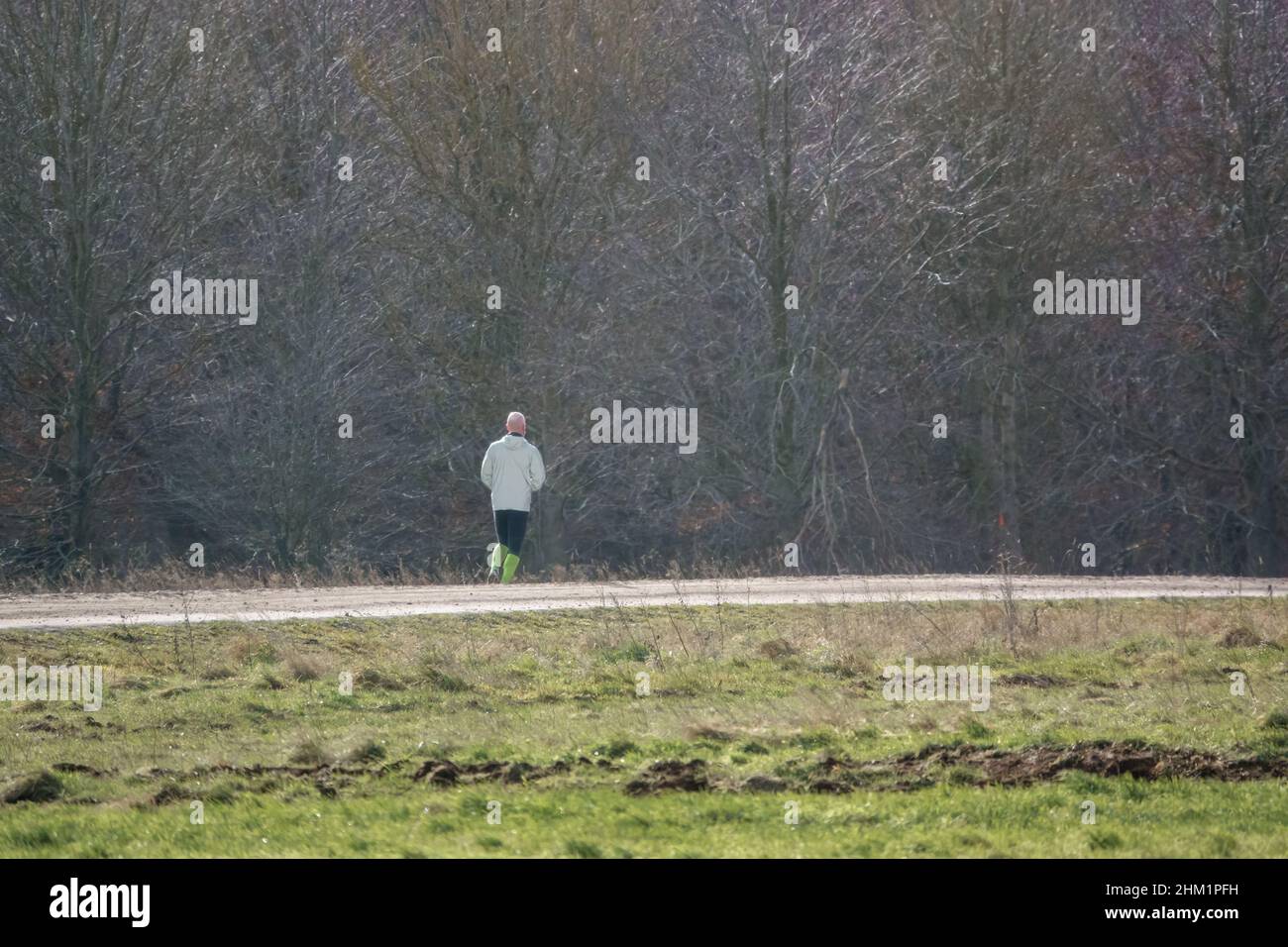 Jogging man with track outline hi-res stock photography and images - Alamy