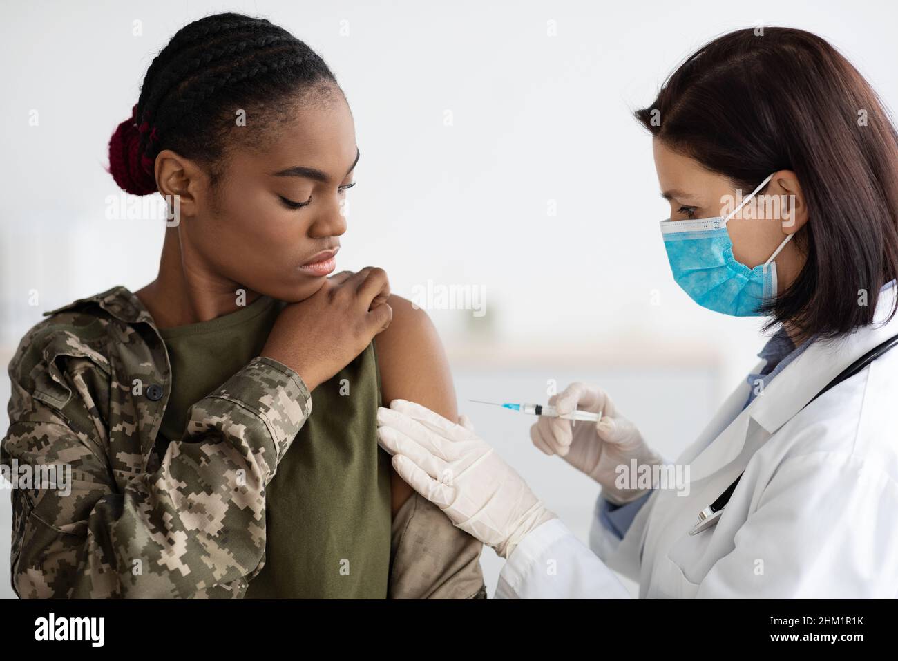Lady military uniform hi-res stock photography and images - Alamy
