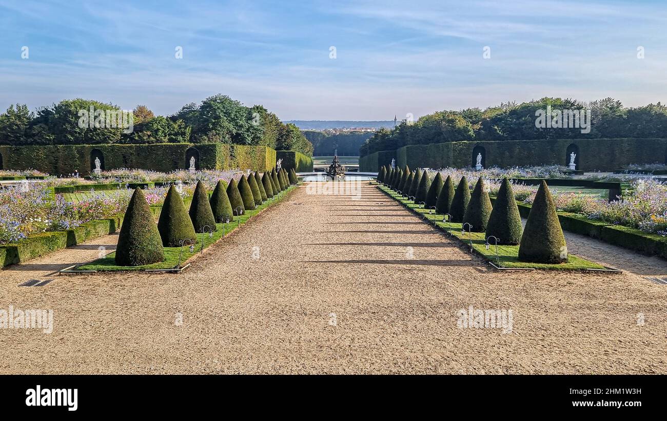 French castle paris nature plants flowers green hi-res stock ...