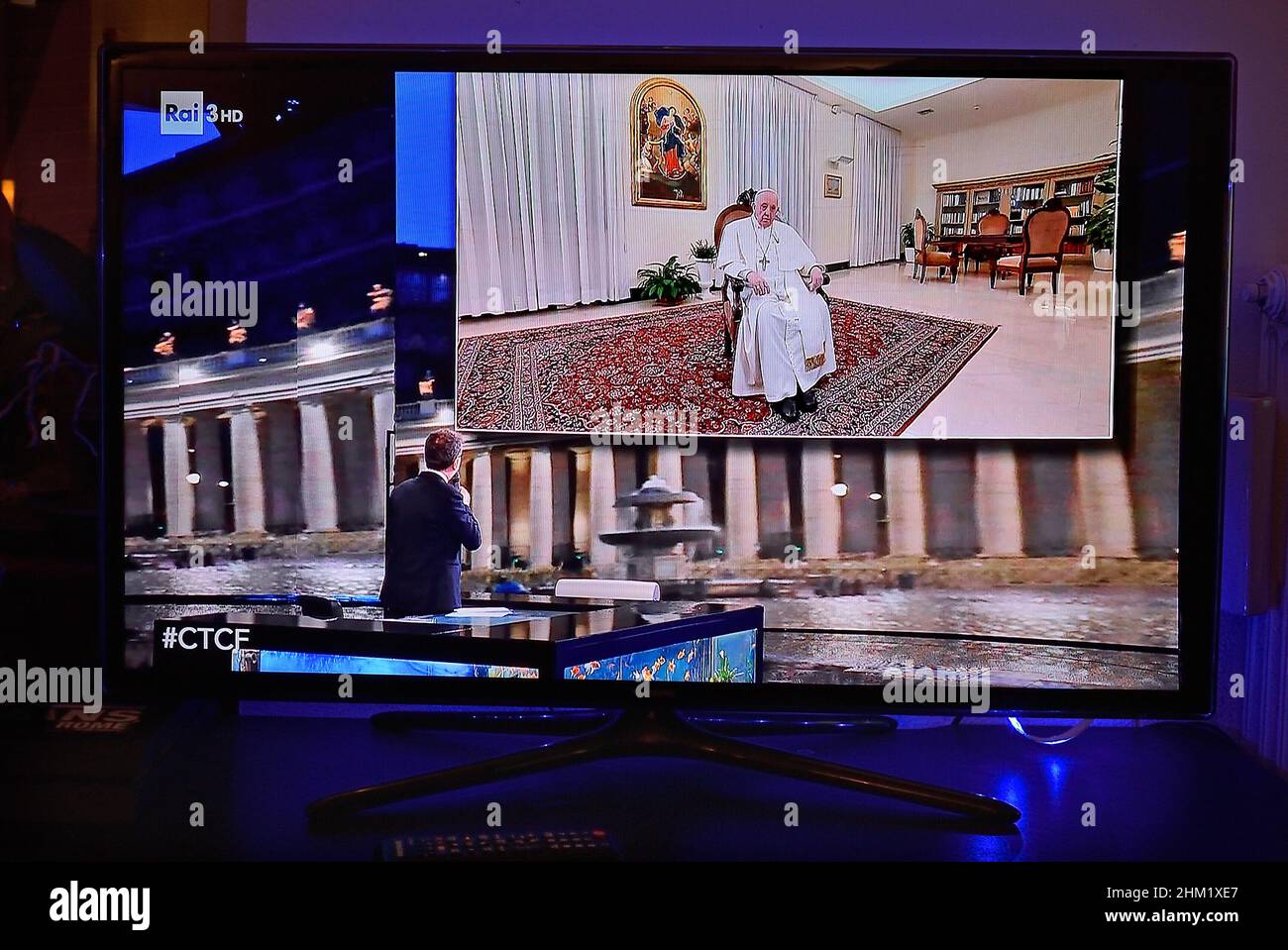 Vatican City, Vatikanstadt. 06th Feb, 2022. Pope Francis, live on ...