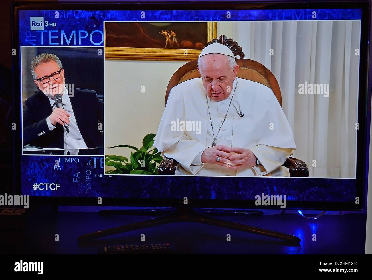 Vatican City, Vatikanstadt. 06th Feb, 2022. Pope Francis, live on ...