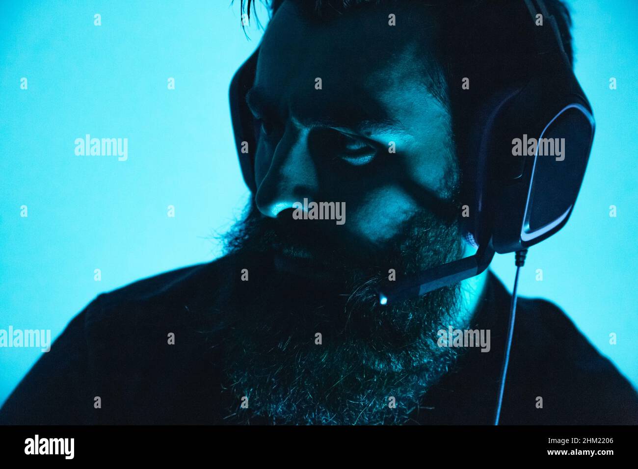Teenage headset face on hi-res stock photography and images - Alamy