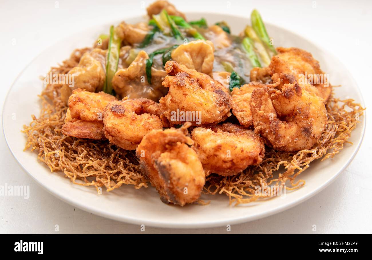 Crispy toasted noodles hi-res stock photography and images - Alamy