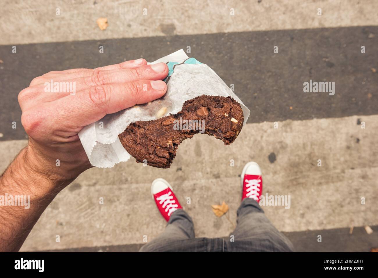 Man bitten hi-res stock photography and images - Alamy