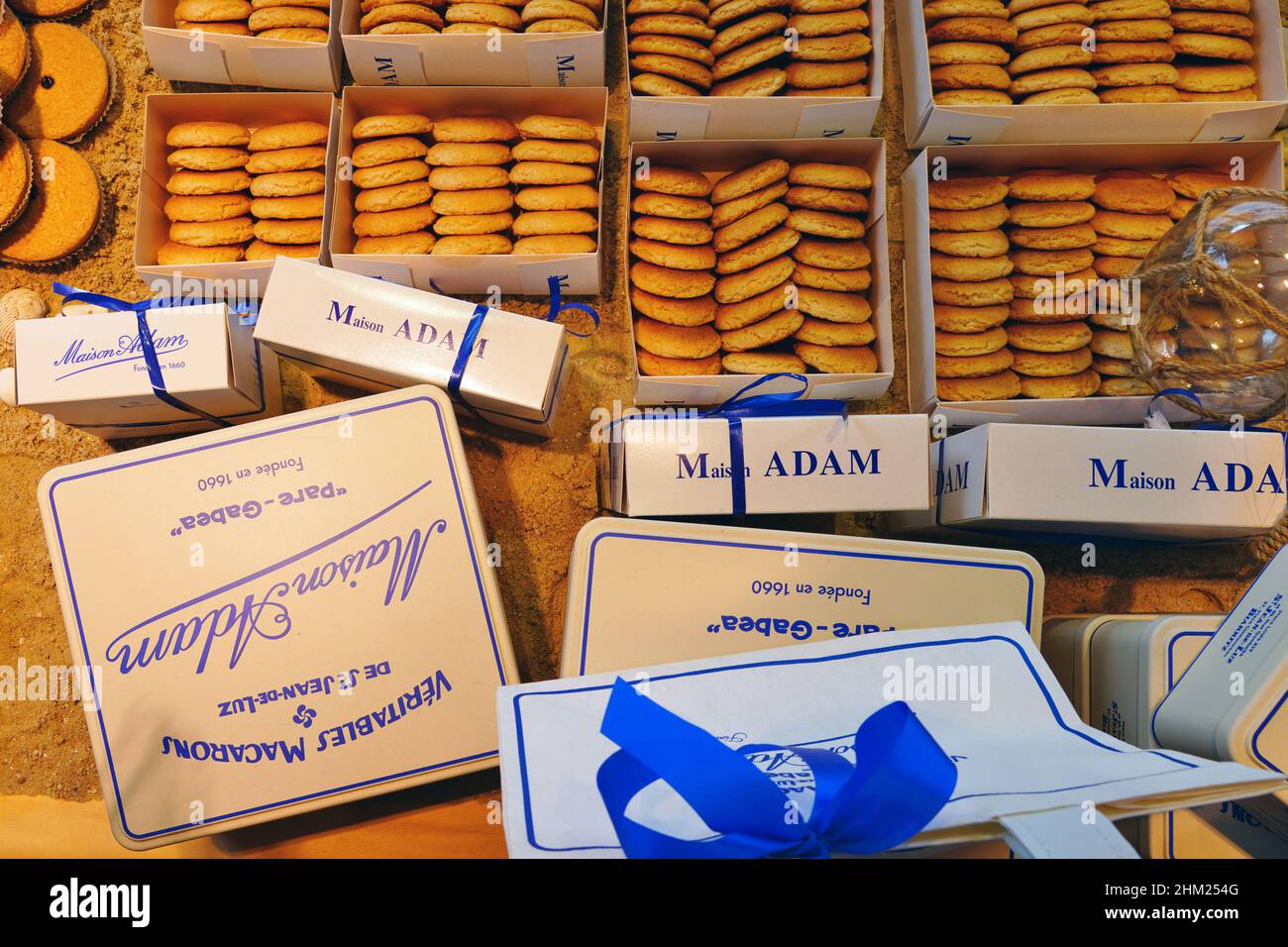 Macaron basque hi-res stock photography and images - Alamy