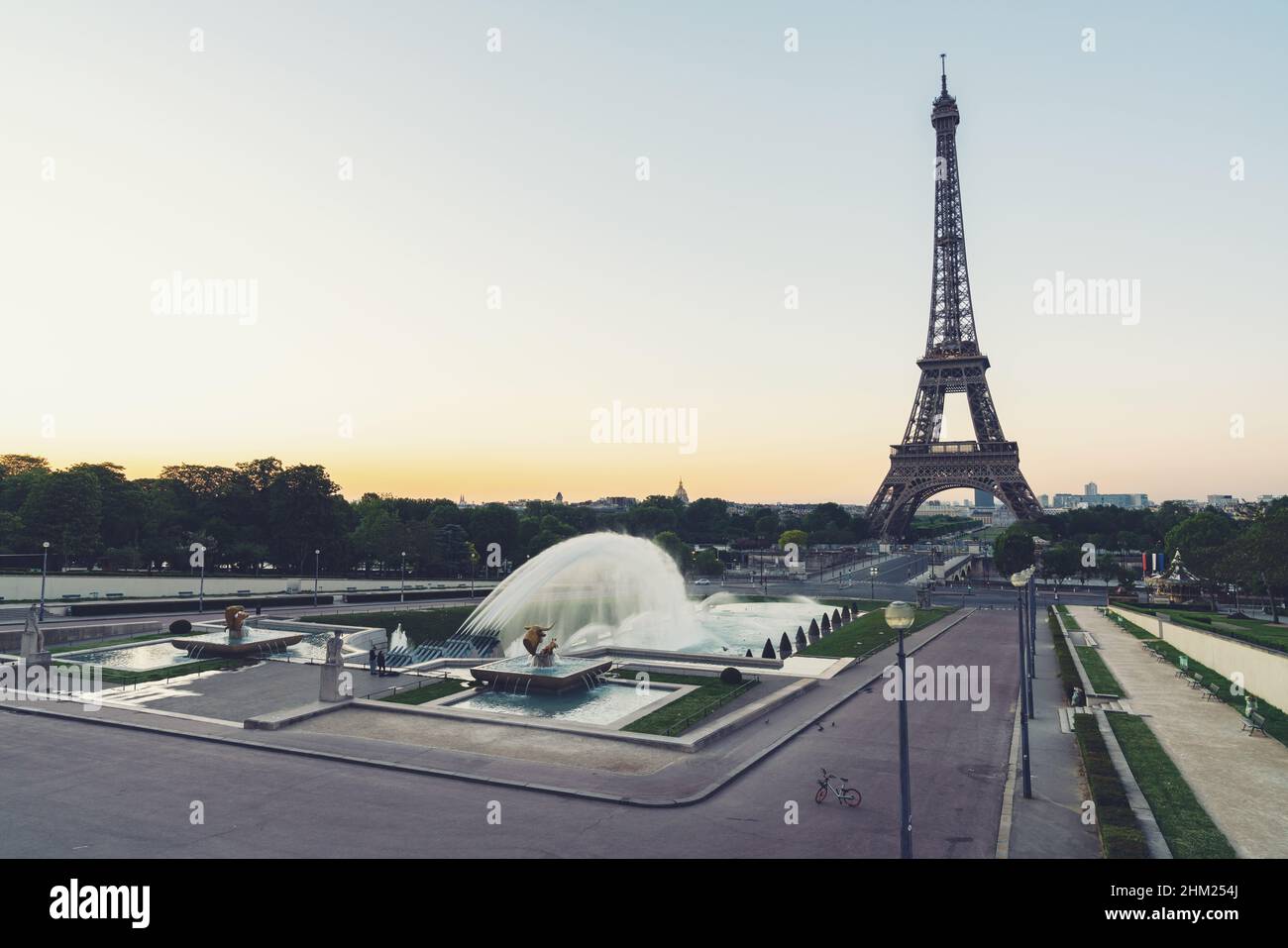 Eiffel tower seen sunrise hi-res stock photography and images - Alamy