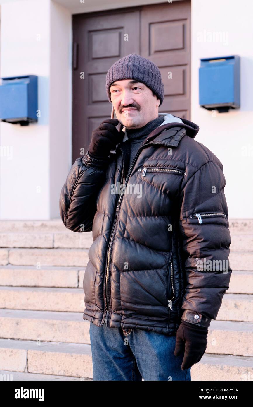Senior man wearing jacket hi-res stock photography and images - Alamy