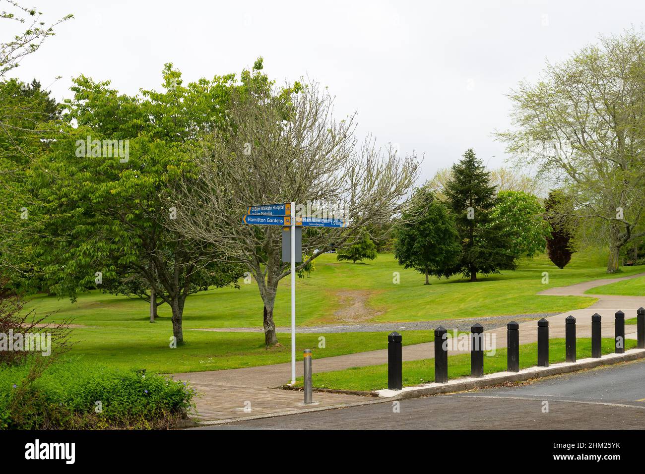 Cycleway sign through Hamilton Gardens, Waikato, New Zealand Stock ...